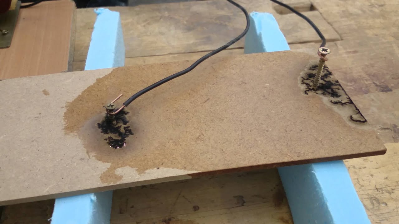 Wood conduct electricity - YouTube