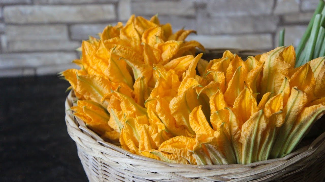 Kumro Ful'er Bora | Squash Blossoms fritters | Bengali vegetarian ...