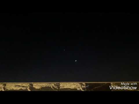 KATARDA AY VE YILDIZ YANYANA GÖKDE TURK BAYRAGI