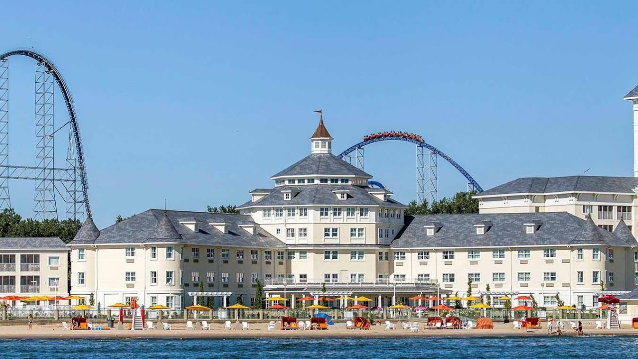 Hotel Breakers Tour & Snoopy Breakfast Cedar Point Vacation Part 1 ...