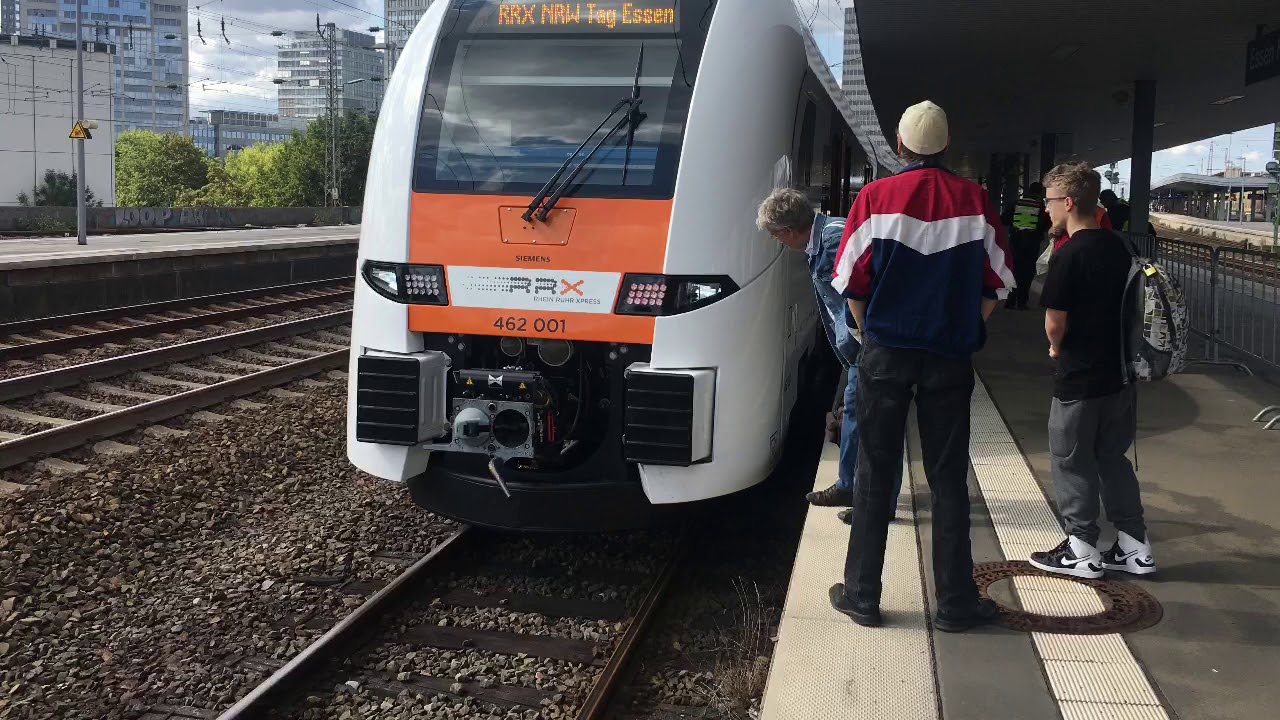 Der neue RRX Zug in Essen - YouTube