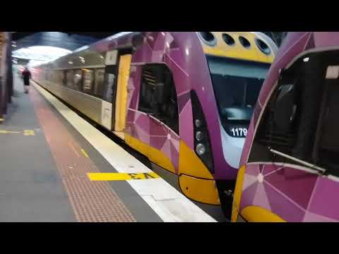 v-line train arrived at Geelong train station - YouTube