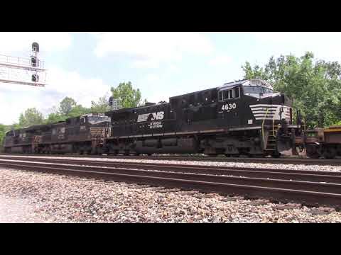 NS #7687 with horn show leads NS 29F through Burnside, KY - YouTube