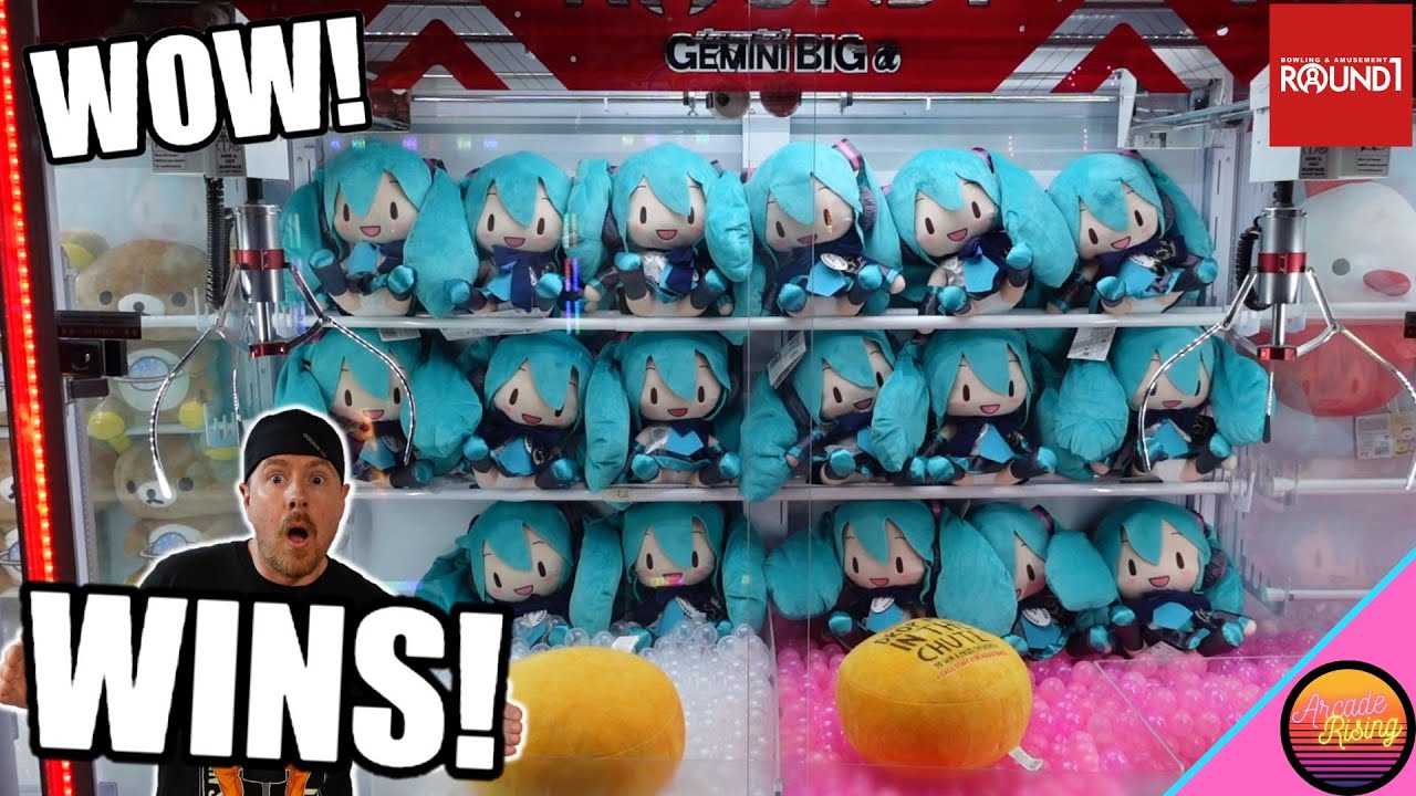 SO MANY WINS!! Crazy New Claw Machine Plays at Round 1 - YouTube