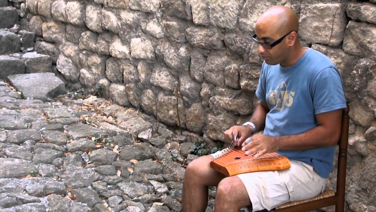 The psaltérion.Ancient Instrument .Angel ! - YouTube