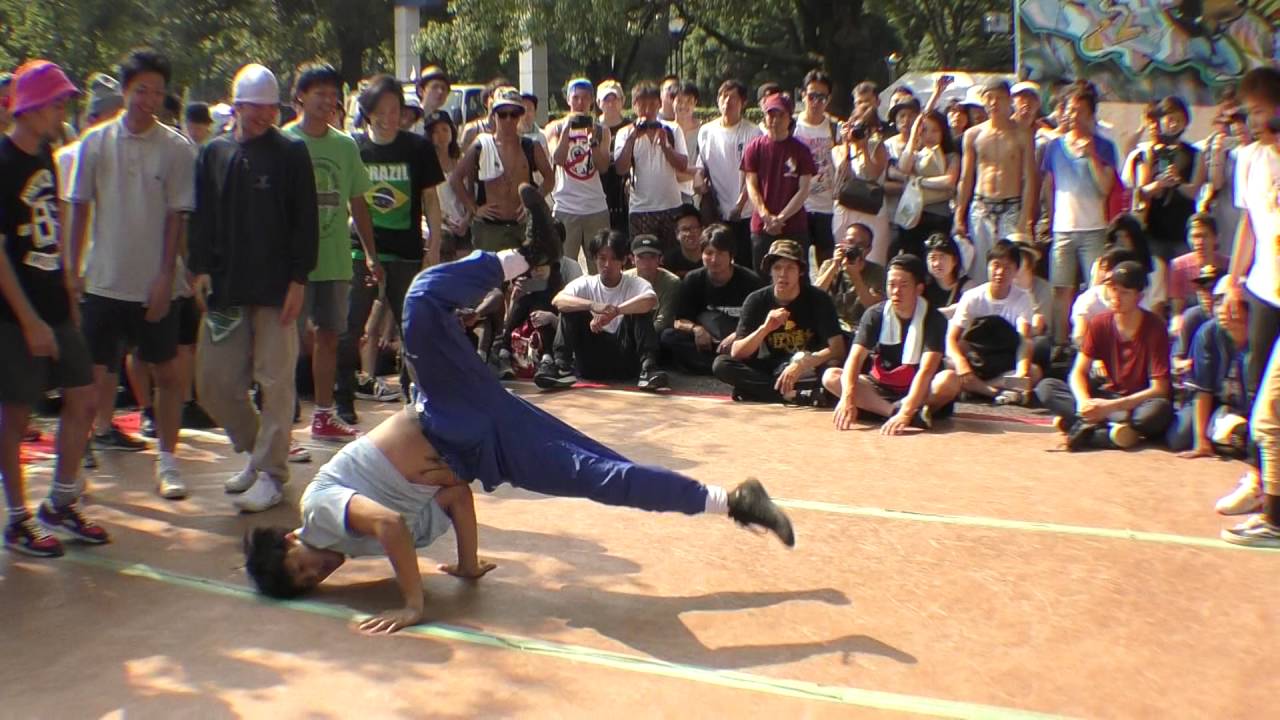 FLYING-LARGE vs 目白b-boyz / BBOY PARK 2016 BREAK DANCE BATTLE day2 - YouTube