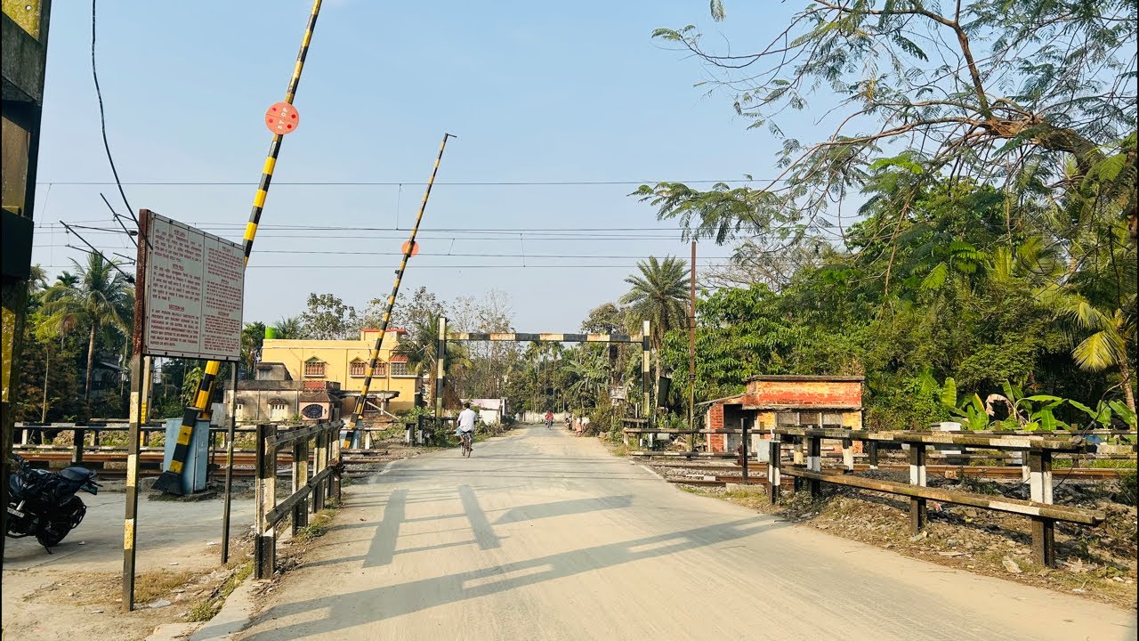 4K live stream LC Railgate At RailRoad Videos || Eastern Railways - YouTube