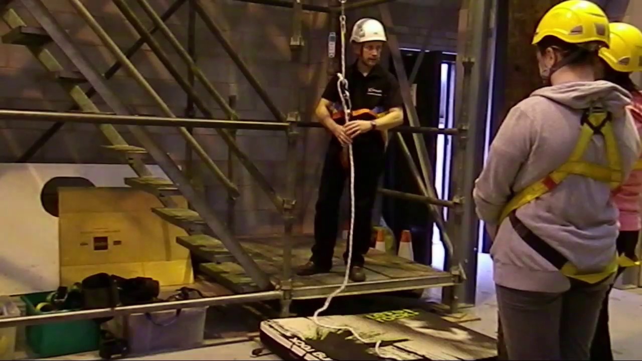 Onshore S-cape Training at Arco Professional Safety Services - YouTube