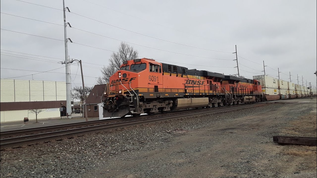 Norfolk southern westbound BNSF power 6091+6684 Wauseon Ohio March 2 ...