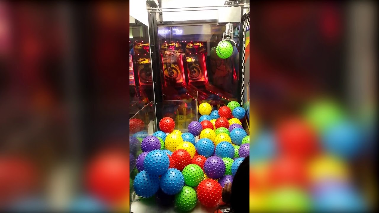 Claw machine trolls kid meme - YouTube