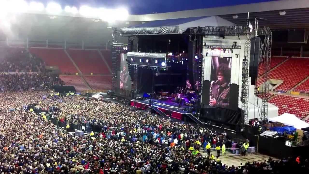 Bruce Springsteen & the E Street Band . Jake Clemons, nephew of the ...