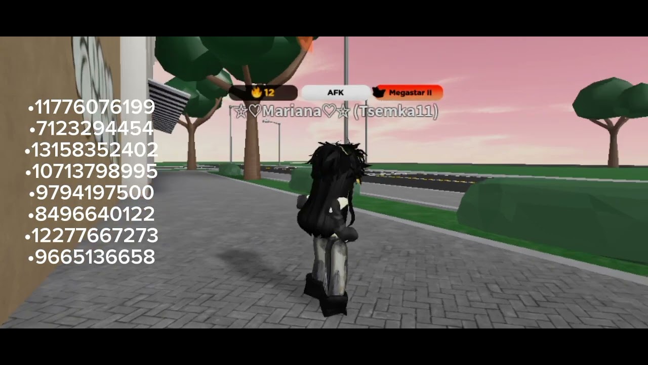 2 outfit codes for hsl - YouTube