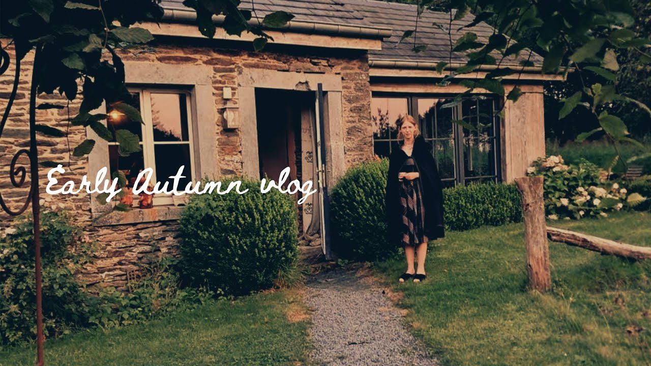 Early autumn weekend in a remote cottage vlog - YouTube