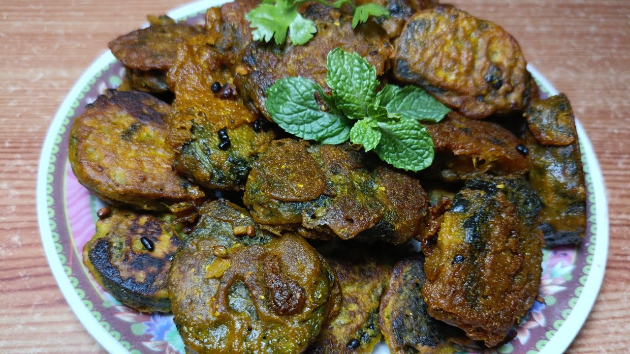 ऐसे बनाएं कर्मी के साग की पकौड़ी । Karmi (Karemua) Ke Saag ki Pakauri l ...