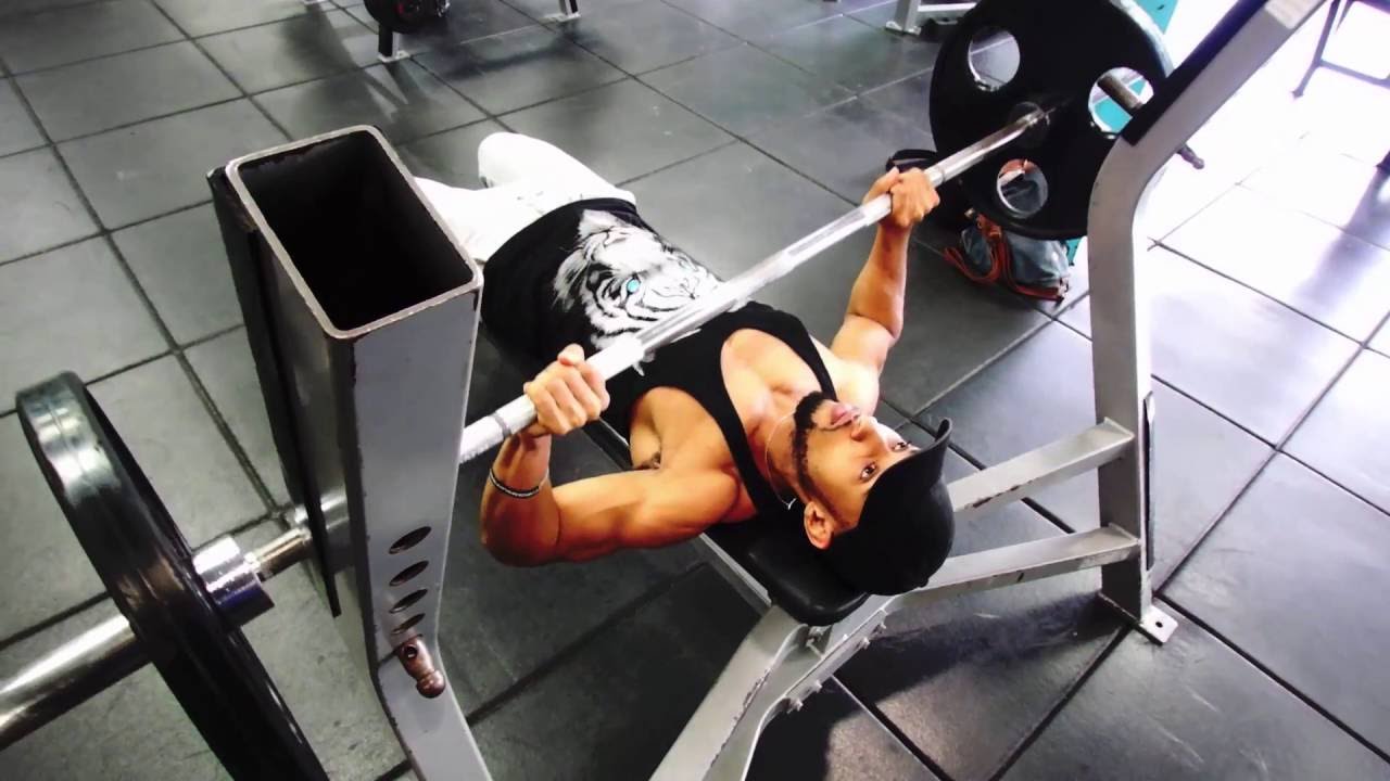 How to do a proper flat barbell Bench Press - YouTube