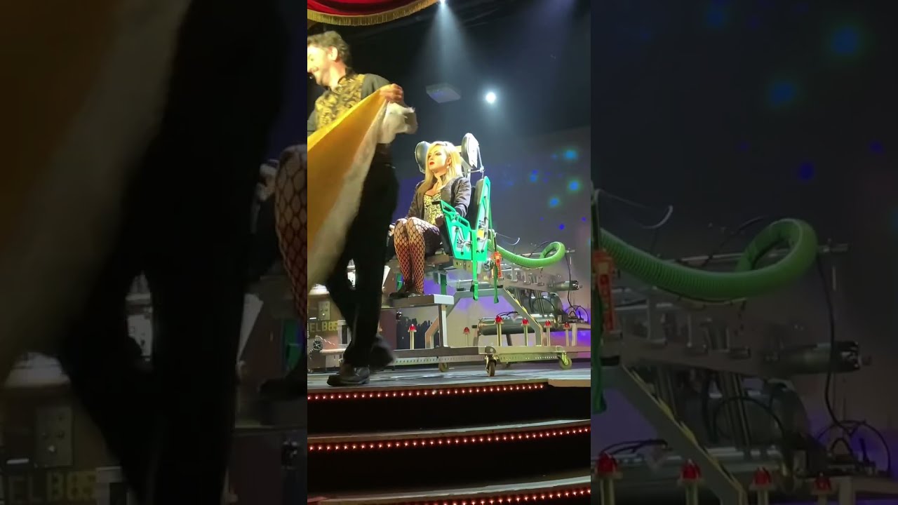 Phantasm magic show at Silverwood Theme Park - YouTube