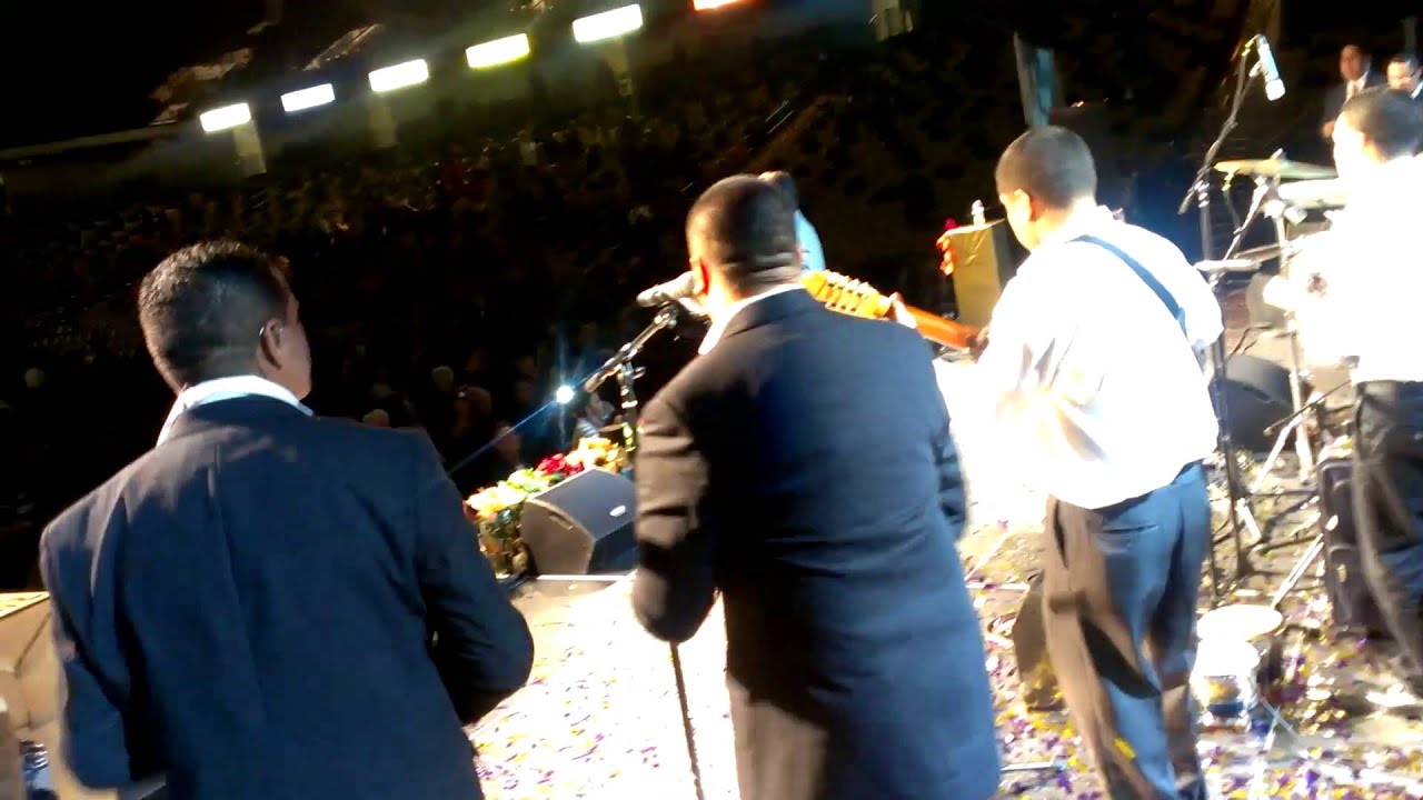 Edwin Lebron cantando con Ismael Miranda - YouTube