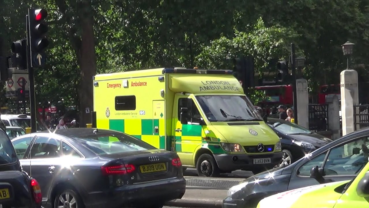 London Ambulance Service - Emergency Ambulance - Mercedes Sprinter - On ...