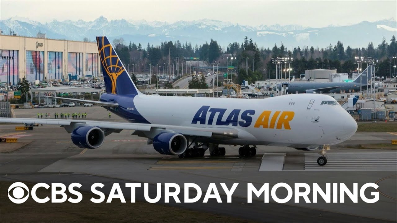 Final Boeing 747 rolls off assembly line - YouTube