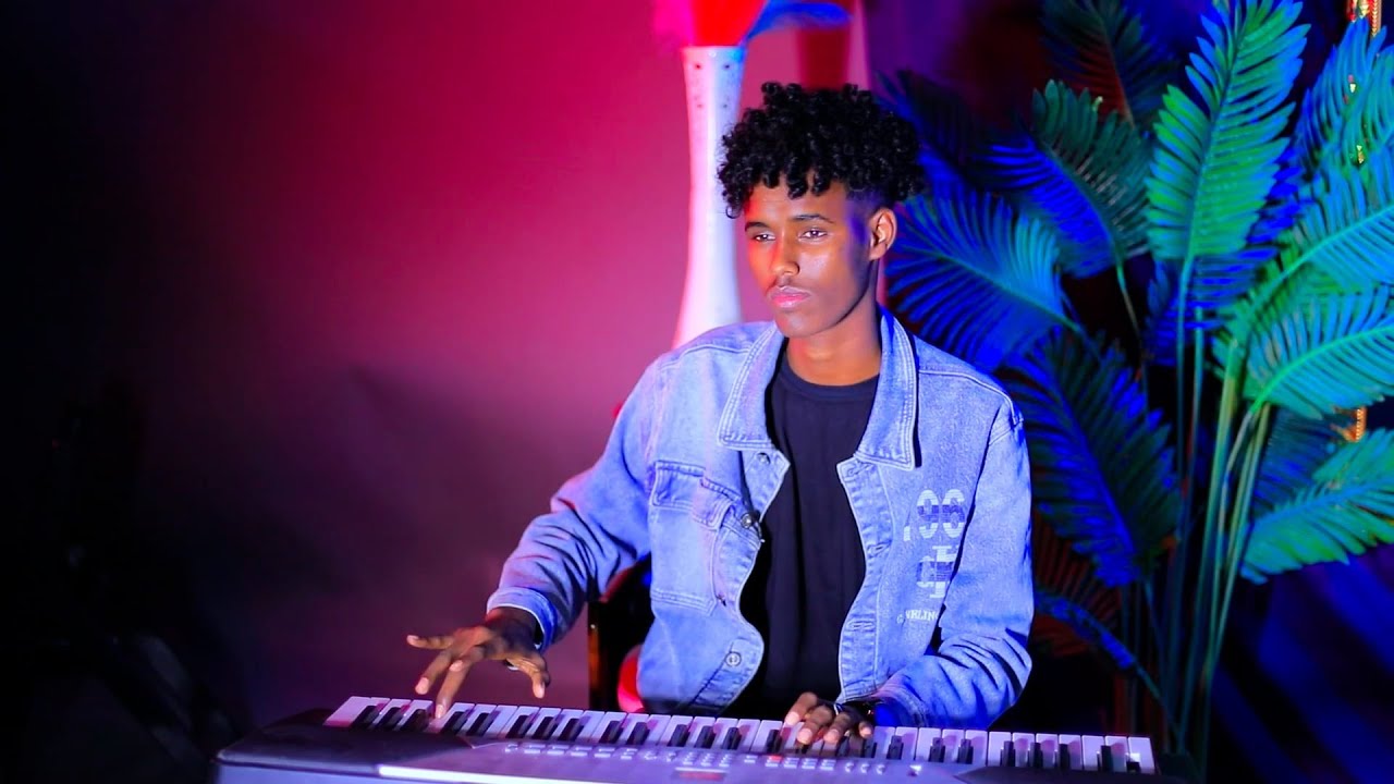 NAFTAYDAAY HA IS HALIGIN- SHAAFICI OFFICIAL VIDEO #2025 - YouTube