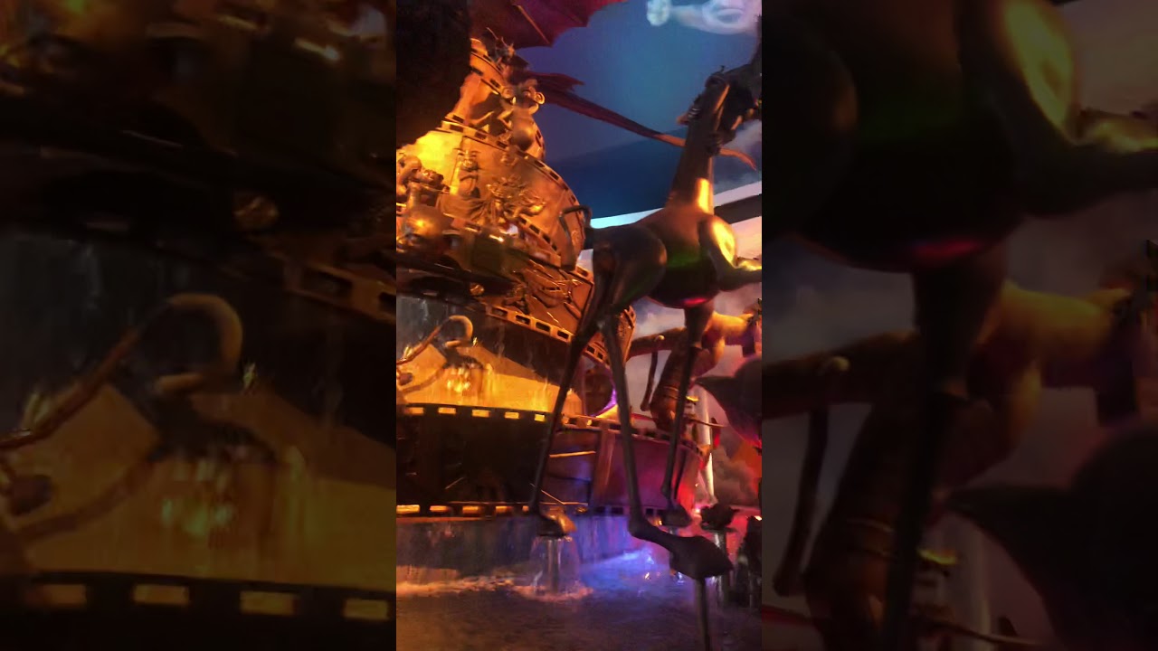 Motion gate. Shrek, Madagascar, приручить дракона. Дубай - YouTube