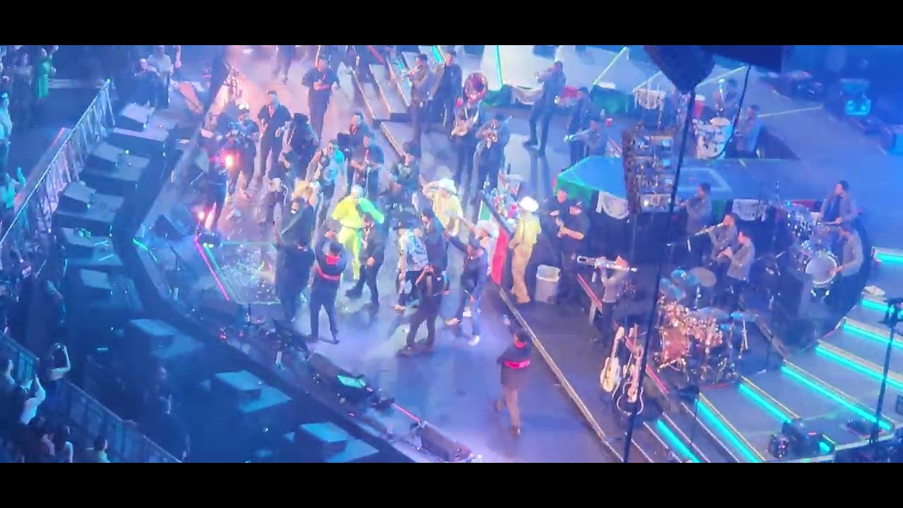 GRUPO FIRME CONCIERTO EN LAS VEGAS CON INVITADO TAKASHI69 Le canta ...