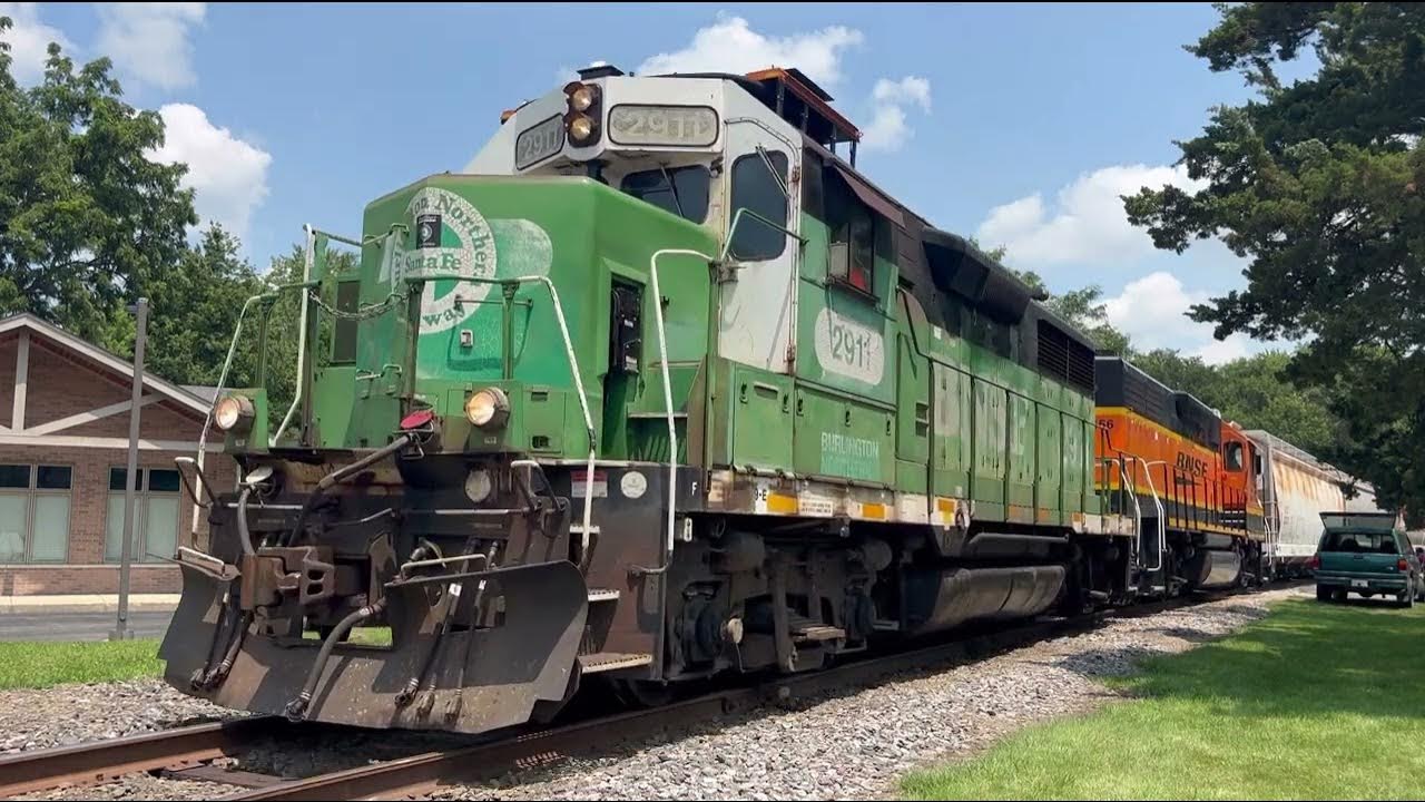 BNSF 2911 (the pill) leading RCHI452 through Batavia IL 7-12-24 - YouTube