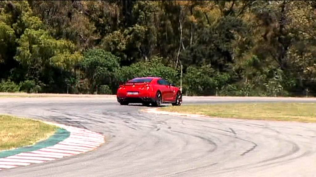 The first ever Nissan GT-R test drive in Argentina - YouTube