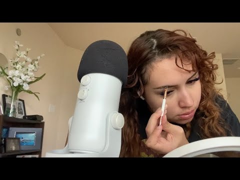 ASMR me pinto las cejas + layered sounds - YouTube