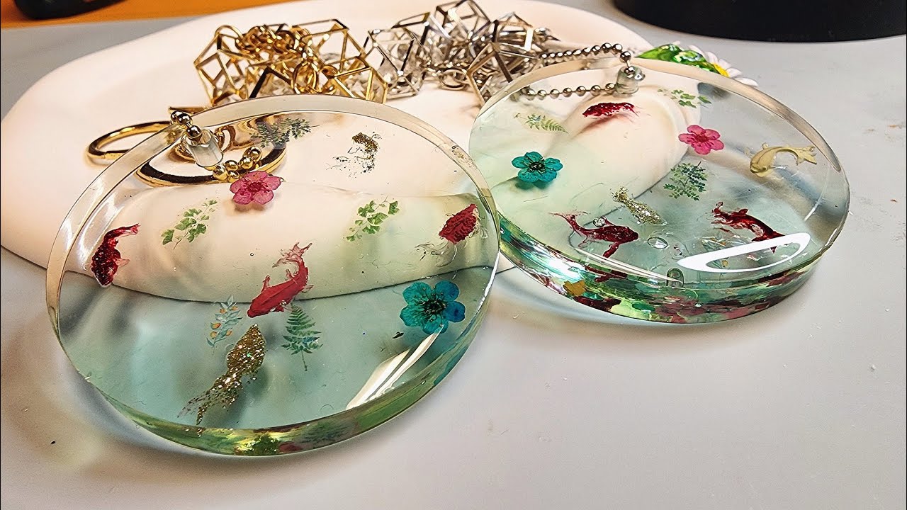 Create Your Own Underwater Oasis: DIY Epoxy Resin Fish Keychains! - YouTube