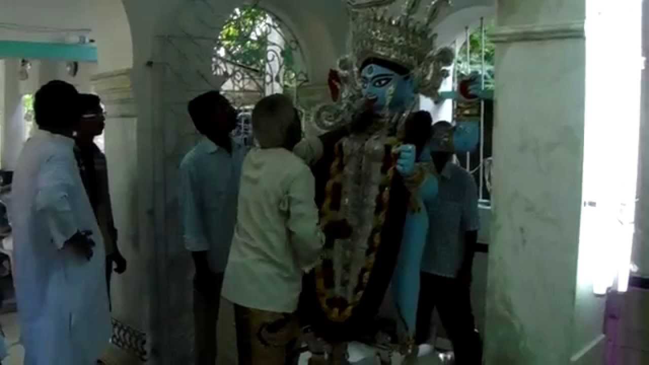 Ornamentation of Goddess Kali (Maa Muktakeshi) 2014, Santipur - YouTube