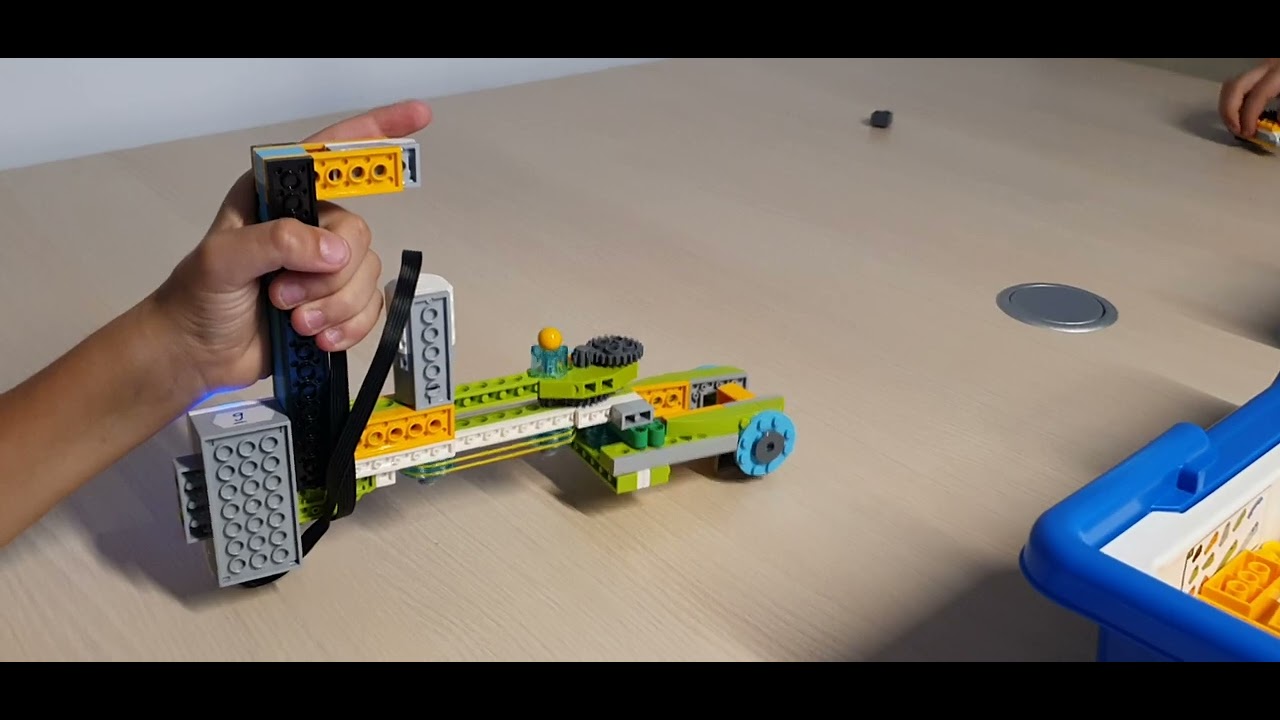 Mâna robotică (The Robotic Hand - Lego WeDo 2.0) - YouTube