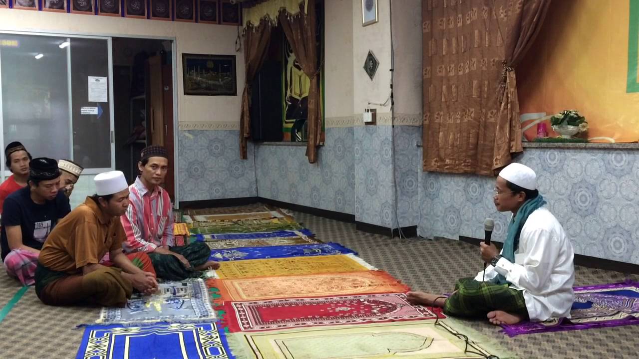 Ngabuburit bersama ustad khairan muhammad arif di al amin vol2 - YouTube
