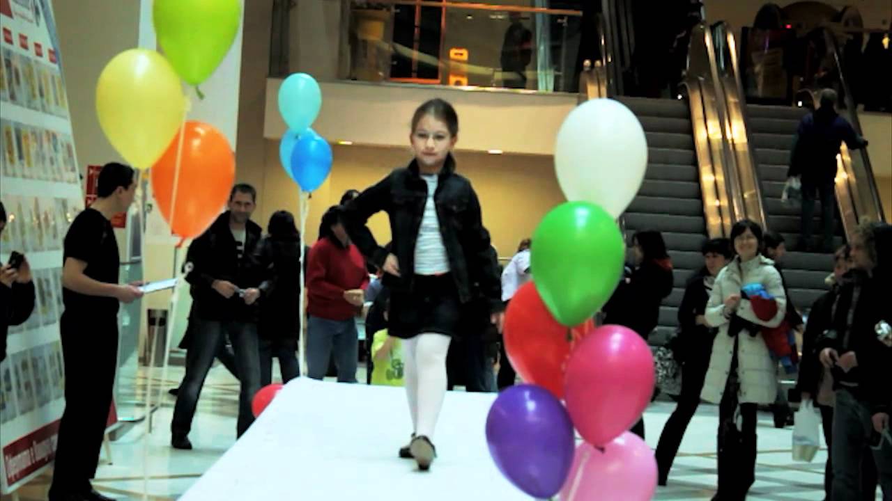 carrefour kids modeling video - YouTube