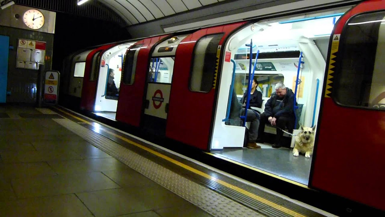 Victoria Line Tube at Pimlico 12 April 2014 - YouTube