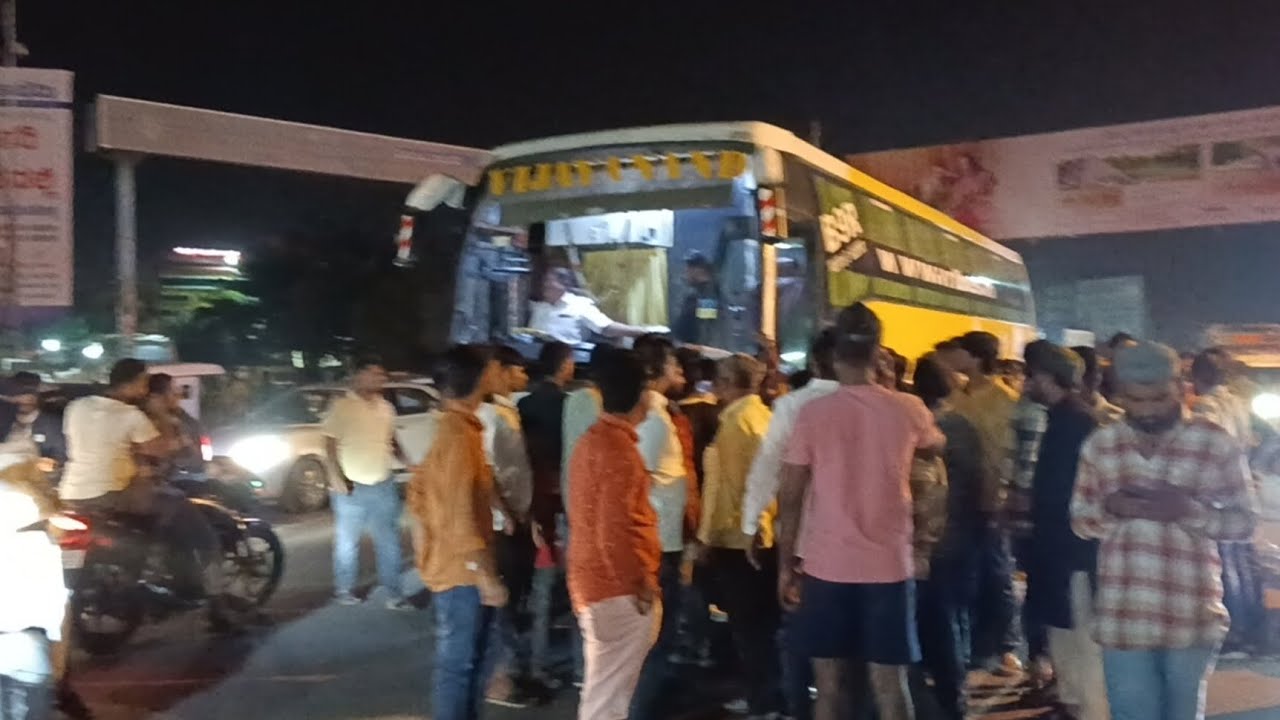 BIJAPUR ME BUS STAND KE PASS ROAD HADSA 08-12-2024 - YouTube