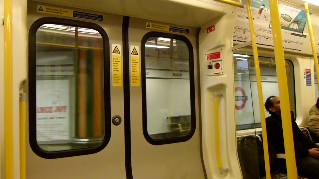London Underground District Line Ride: Bow Road to Mile End 9 March ...