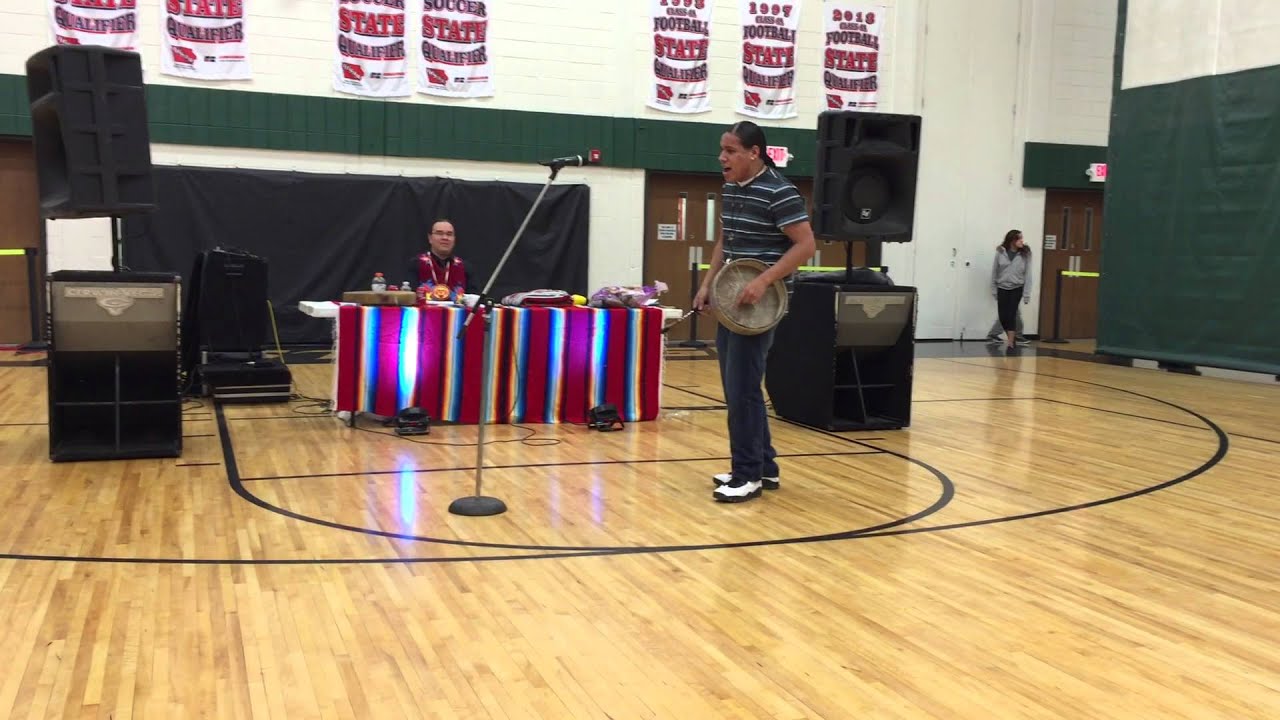 Antoine Edwards Jr. Round Dance Sioux City 2015 - YouTube