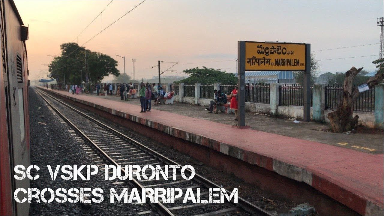 SC VSKP Duronto Exp Crosses Mipm - YouTube