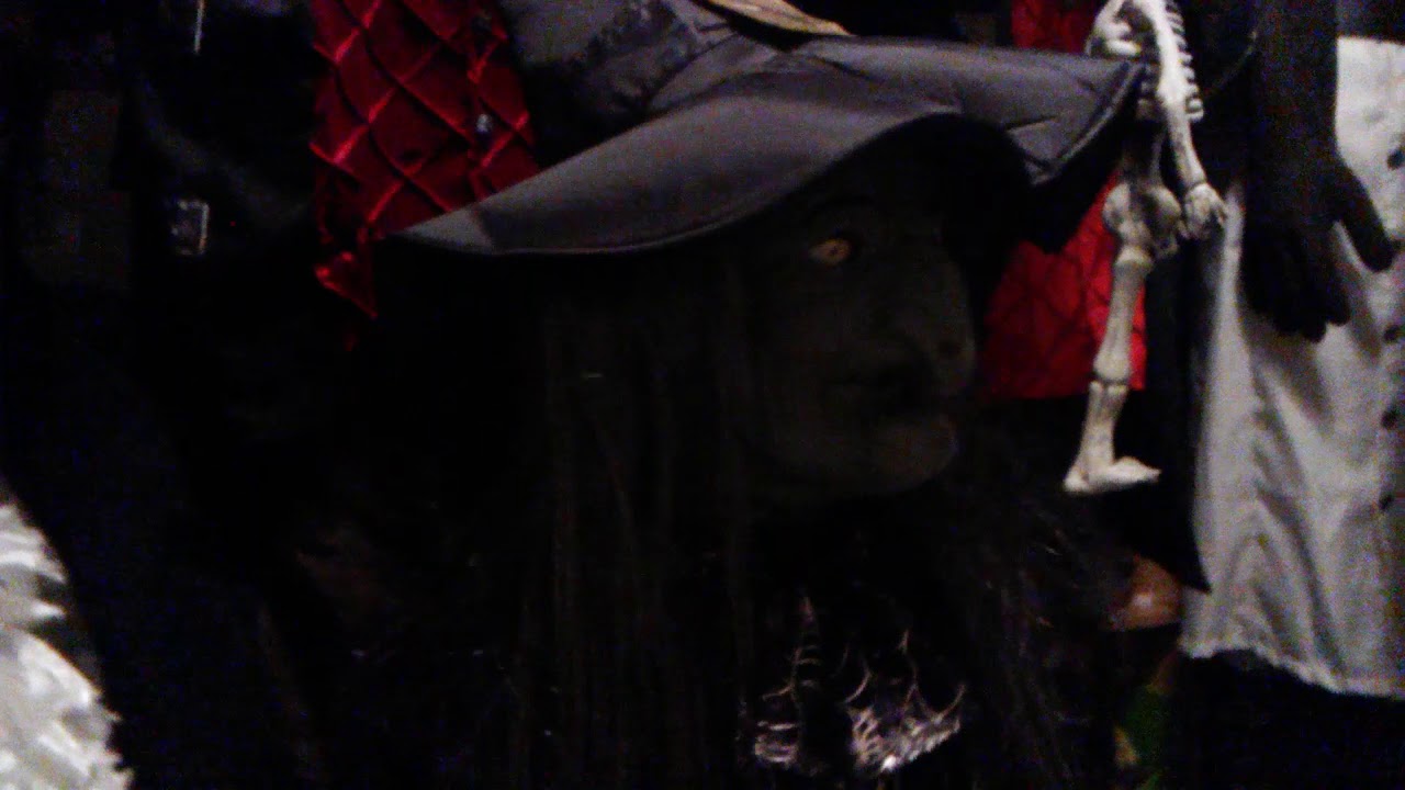 Gemmy Animated Ivana Getup Witch Prop - YouTube