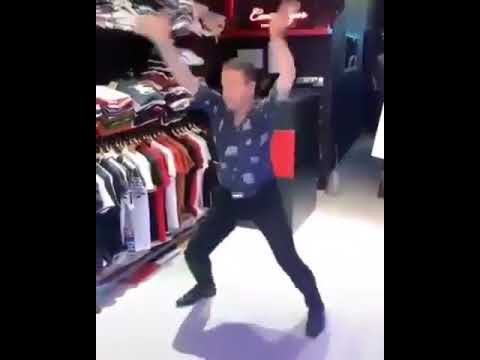 Mağazada Dans Eden Adam 1 saat