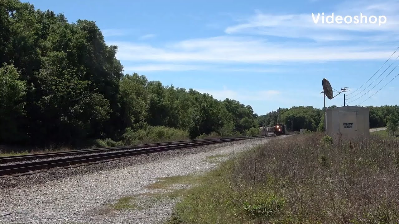 Dade City, Florida. Train 452 zips by me & a grade crossing. - YouTube