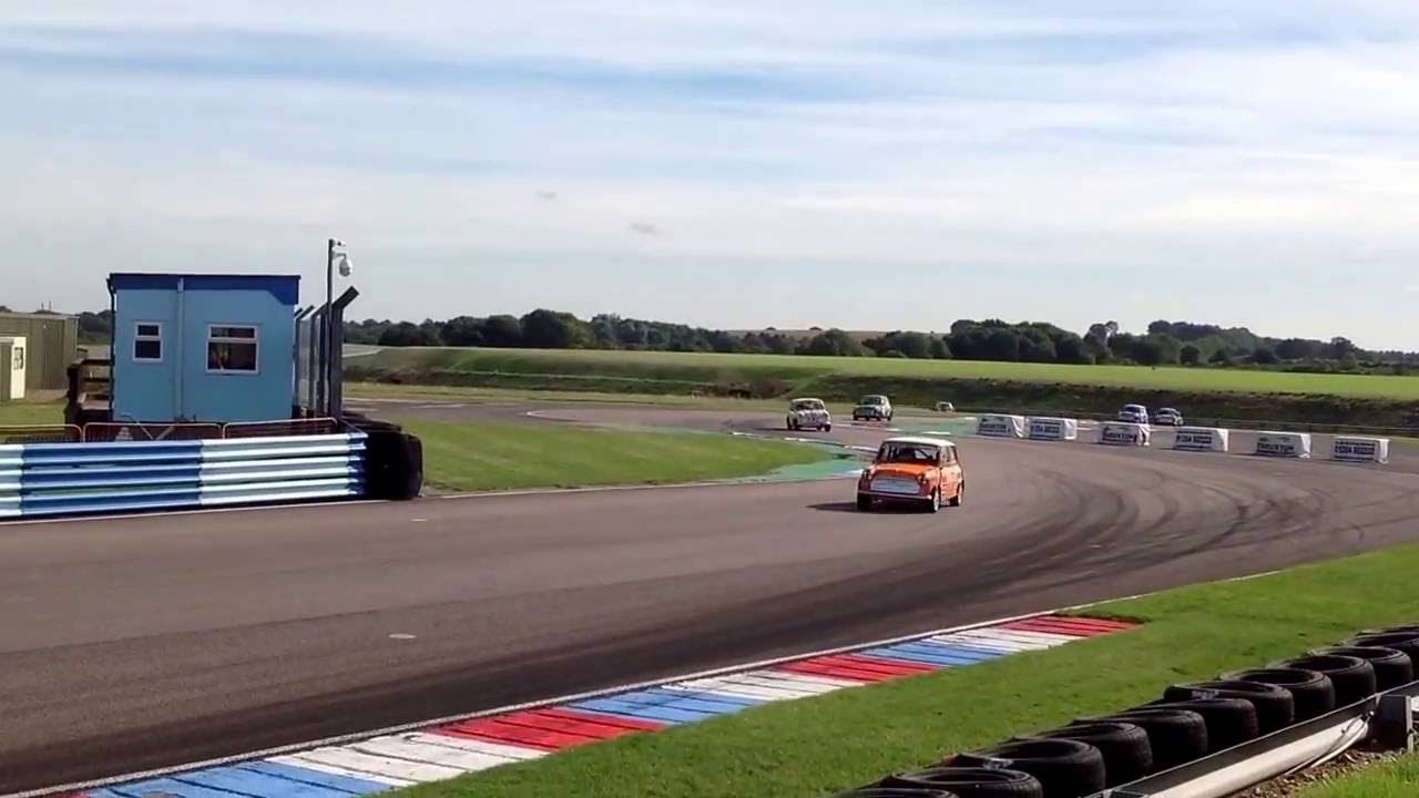 Thruxton Race Circuit. Classic motor racing - YouTube