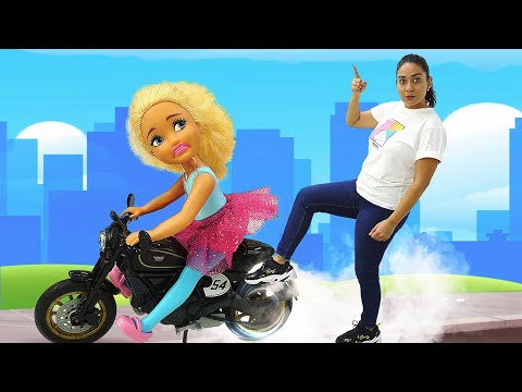 Barbie Videos. Spielspaß mit Barbies Tochter Chelsea. Puppen Video auf Deutsch
