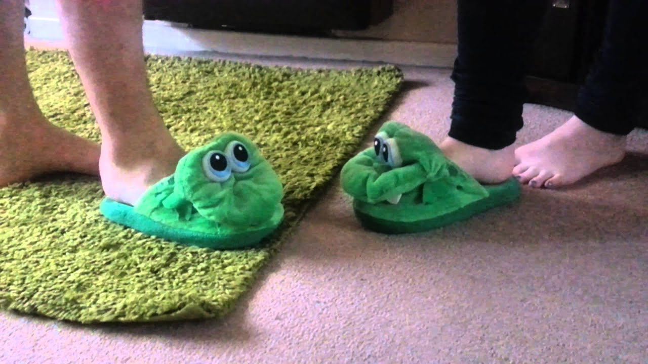 Kathd singing slippers 2 - YouTube