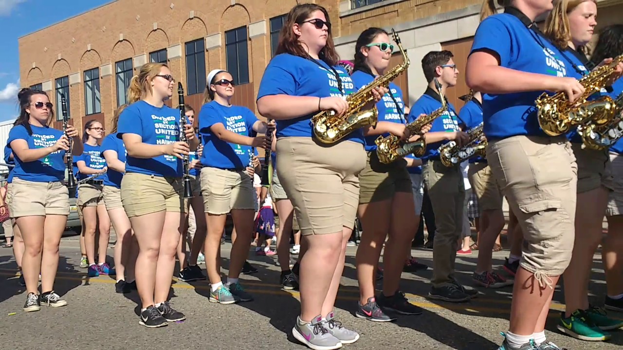 Lapeer, Michigan Senior Swing Out *Graduation parade* - YouTube