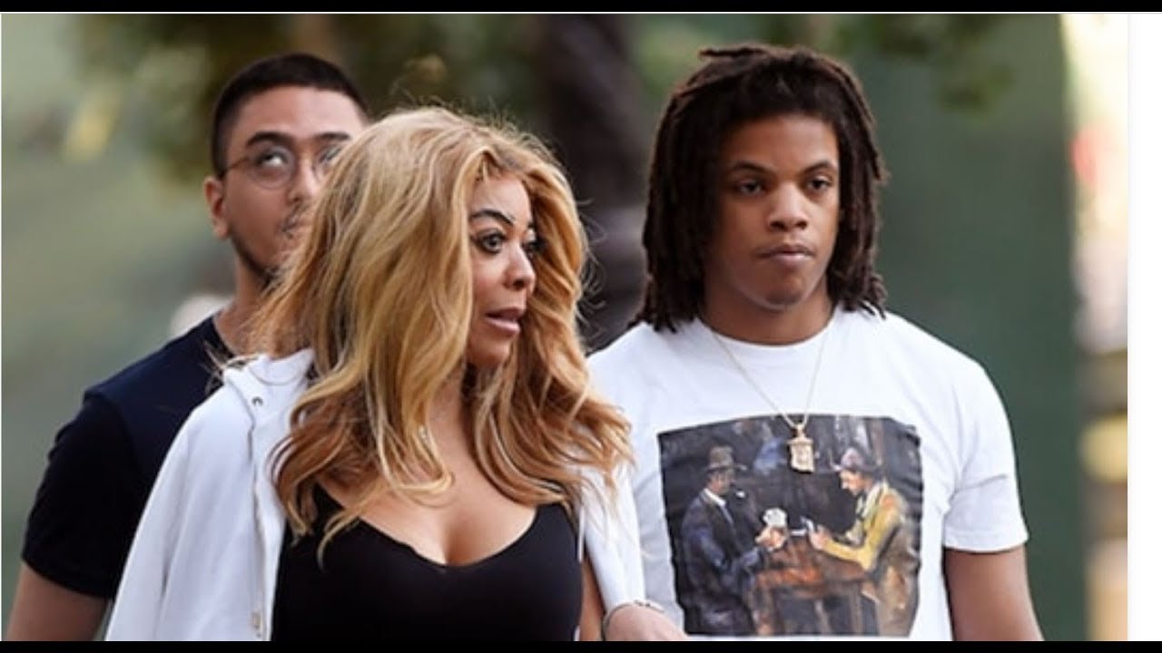 👸🏽Wendy Williams out with Kevin Hunter Jr message on a t-shirt - YouTube