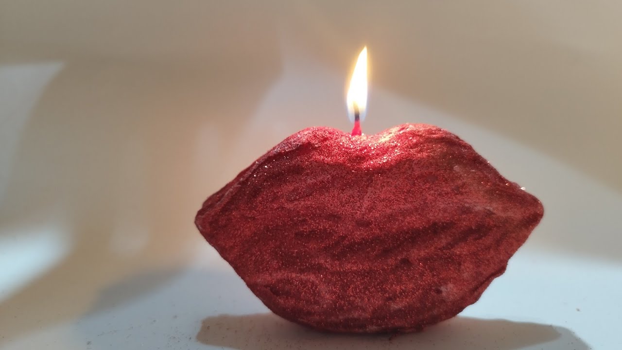 Lip candle with lip mask mold - YouTube
