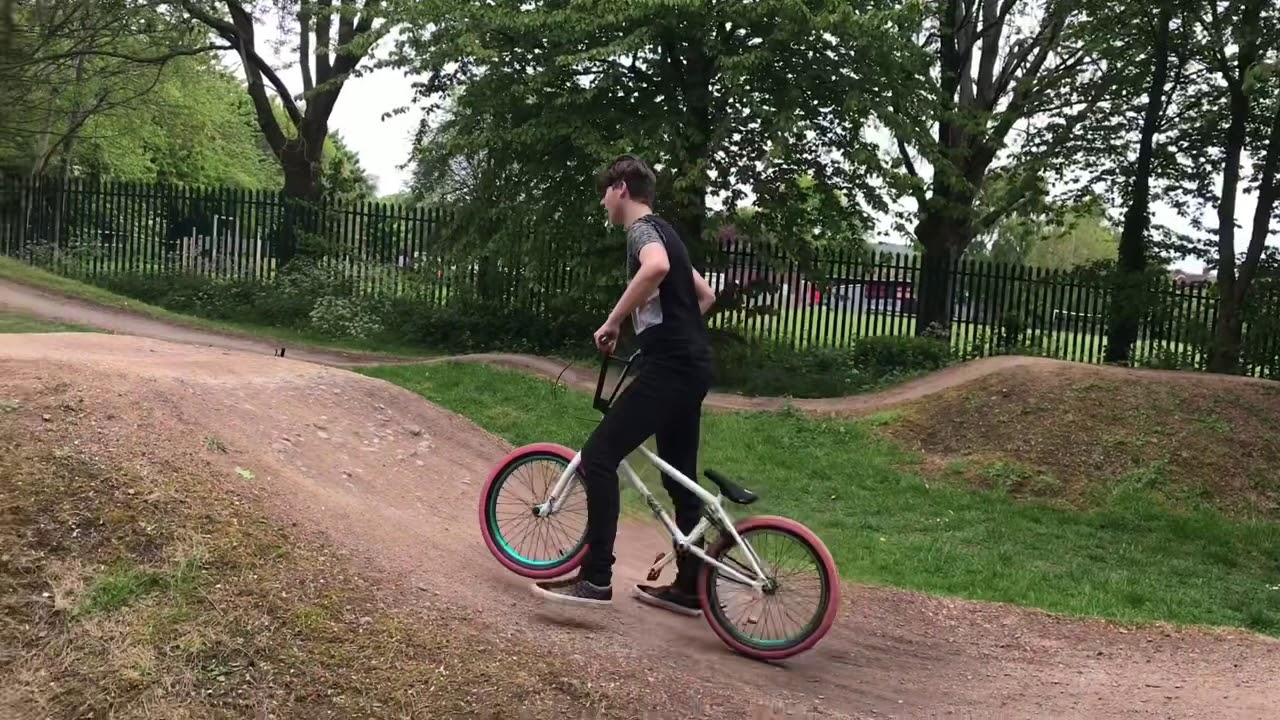 Bmx dirt track session - YouTube