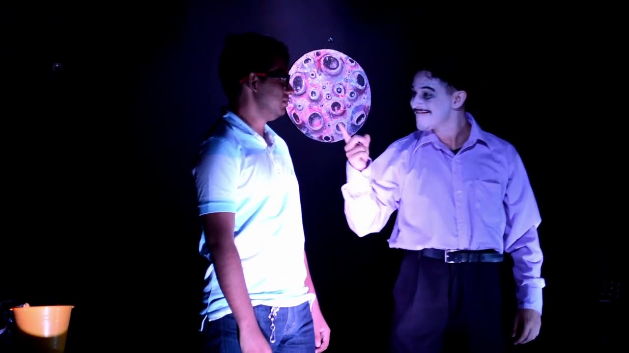 Fragmentos: La Comedia del Silencio (2018) - YouTube